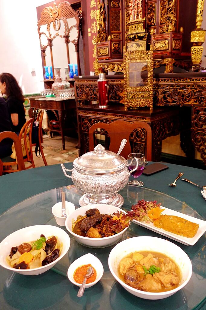 [Malacca, Malaysia] Nyonya dinner at Peranakan Mansion, Heeren Street ...