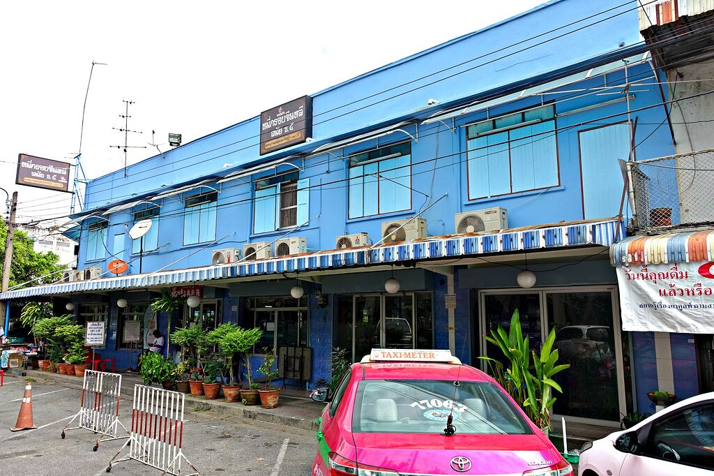 [Bangkok] Mee krob at 130-year-old Tek Heng, Talad Plu. - Asia Pacific ...